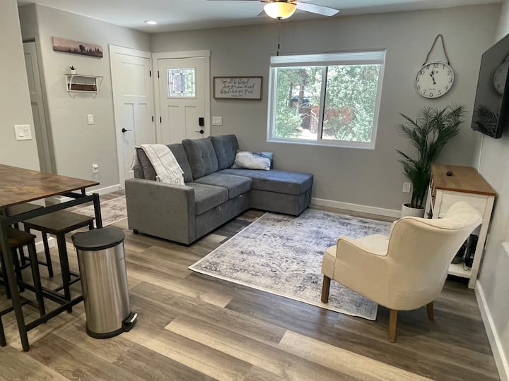 Adorable 2 Bedroom Guesthouse In The Pines - Flagstaff, AZ