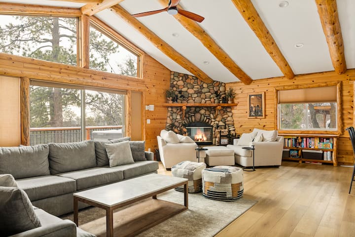 Big Bear Cabin - Hot Tub, Ev Charger, Arcade Games - Big Bear