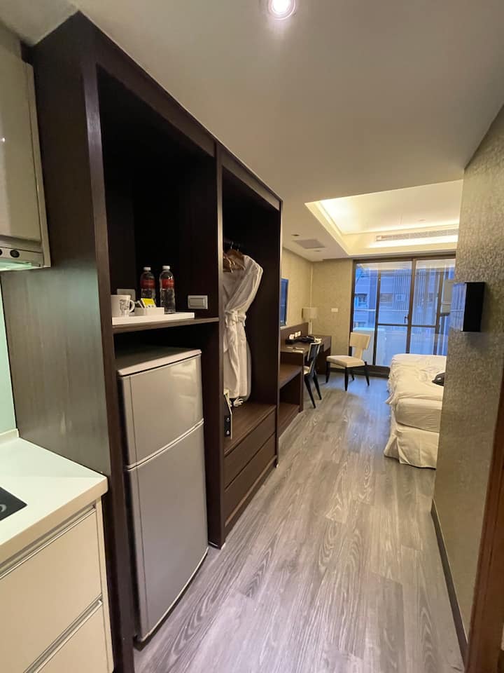 台北車站 五鐵共構 酒店式公寓  京站花園廣場 食衣住行超便利 出差遊學旅遊好選擇(1-4人） - 