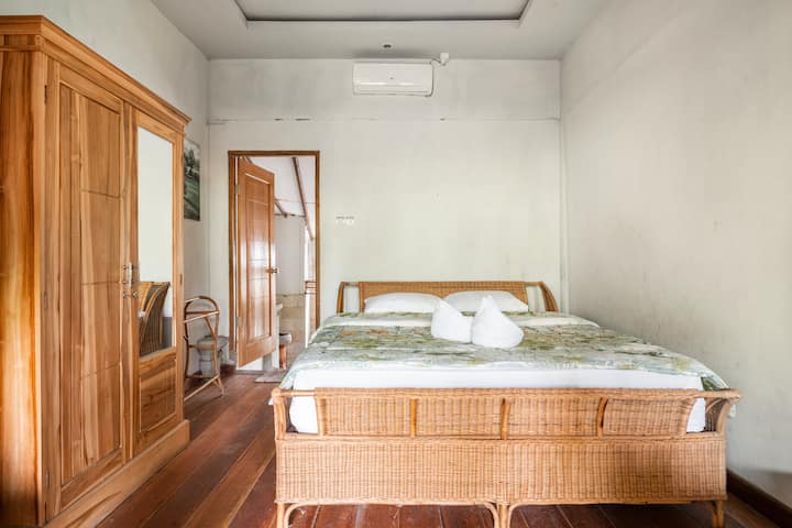 Private Room I , With Art And Green Forest -Garden - Mataram