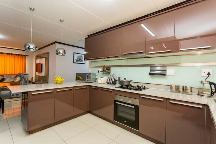 Luxurious, Spacious, Homely Apartment - Midrand