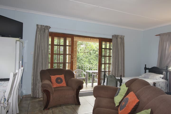 Upstairs Sea View Apartment - Port Shepstone