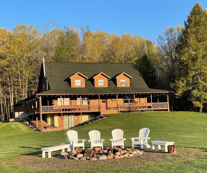 The Lodge At Mountain View Meadow - Large Hot Tub - Finger Lakes, NY