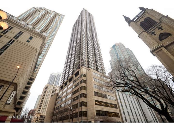 Beautiful Condo Steps From Michigan Avenue - Chicago, IL