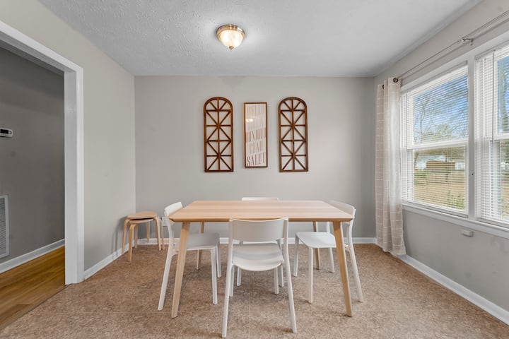 Peaceful Modern Room Near Hospital  "The Sapphire" - Fayetteville, NC