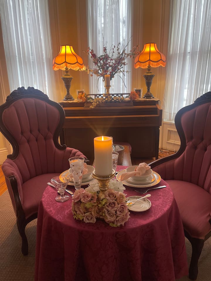 Victorian Suite - Fremont, OH