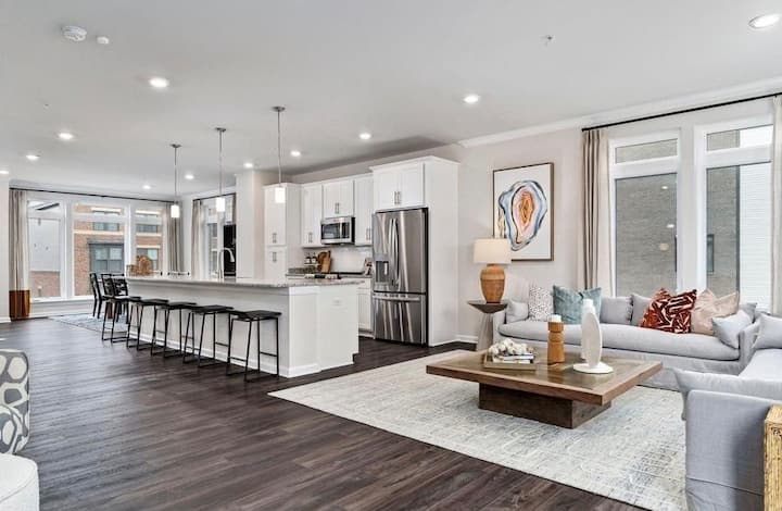 Modern New Townhome W/ Rooftop - Ashburn, VA