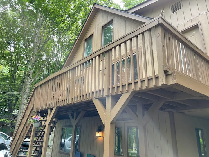 New 3 Bedroom Pocono Getaway! - Lake Ariel, PA