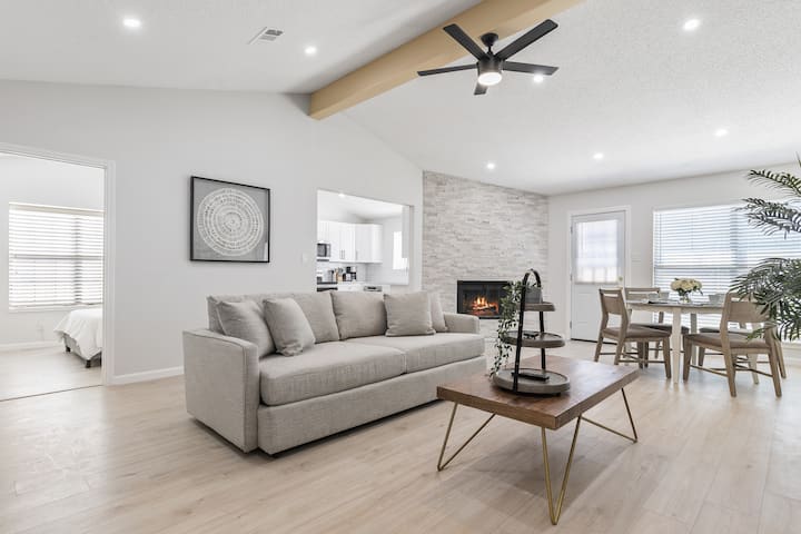 #3218 Cheerful 4-bedroom House, Near To Lake - Garland, TX