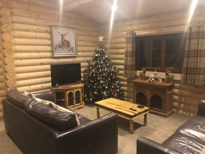 Gingerbread Luxury Log Cabin - Morpeth