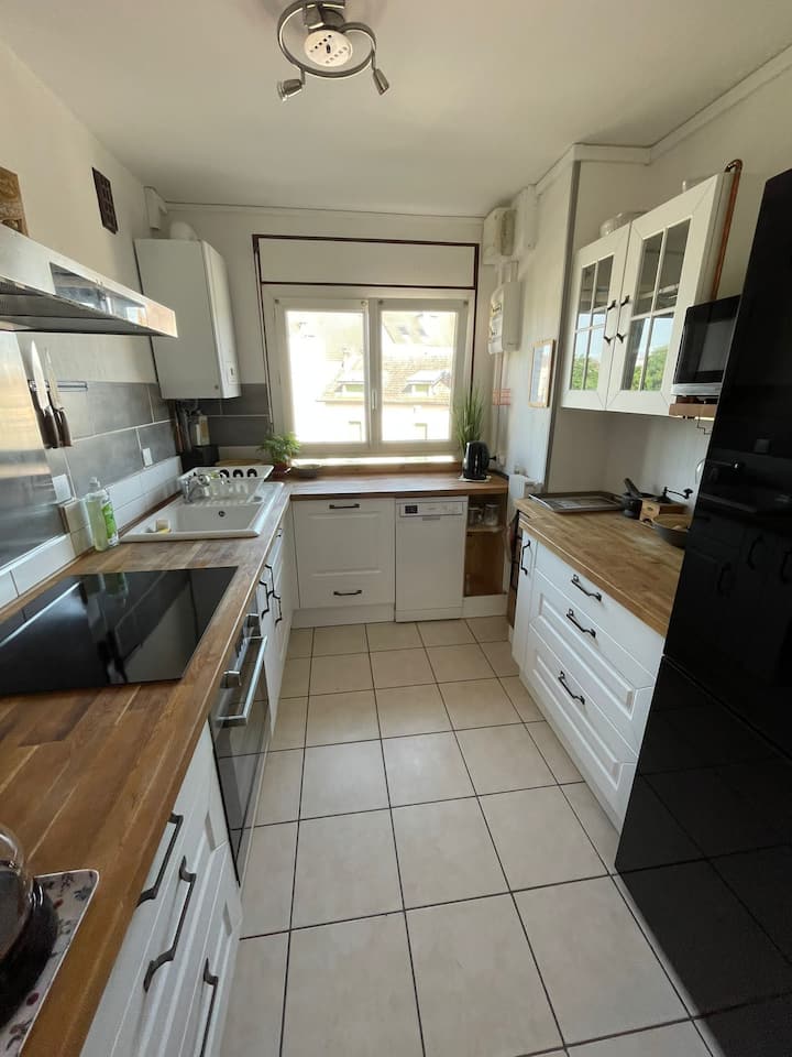 Appartement Lumineux - 6 Personnes - Chenôve