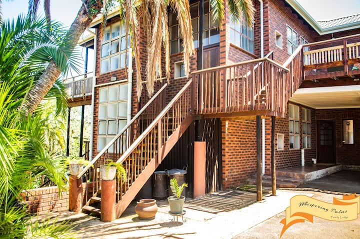 Whispering Palms Family Lodge - Scottburgh