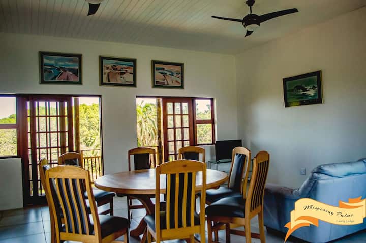 Whispering Palms Family Lodge - Umkomaas