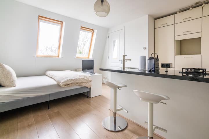 * Central Apt W Rooftop Terrace @ De Pijp! * -