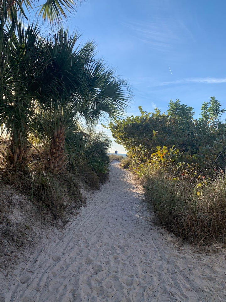 3bed/2bath Townhouse With Pool & Close To Beach - Siesta Key, FL