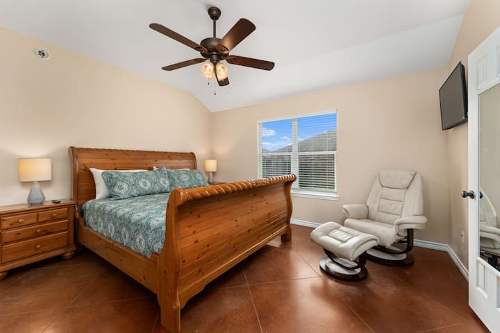 Highly Desirable & Fully Updated 3br Modern Escape - Temple, TX