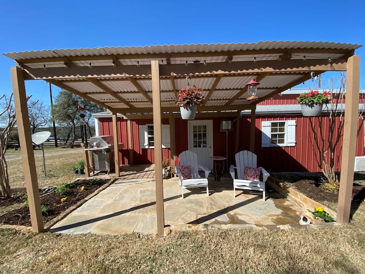 The Henhouse
An Adorable Hill Country Getaway - Lake Travis, TX