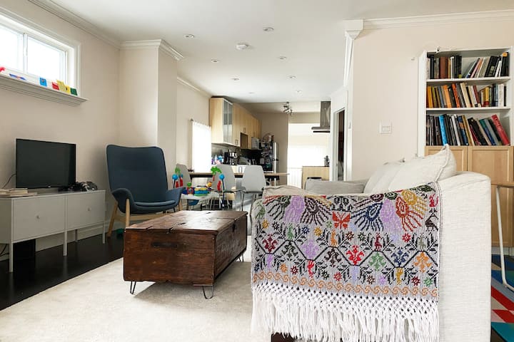 2-br Bungalow In Mimico - Toronto