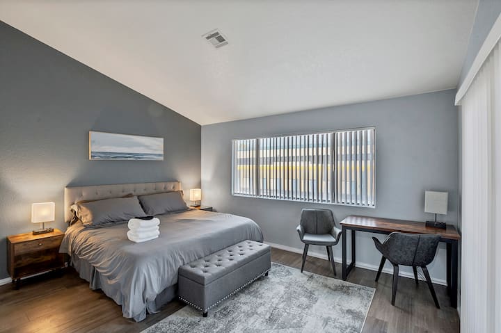 Superhost 5 Star Serv Spacious 1 Bedroom U006 - Las Vegas, NV