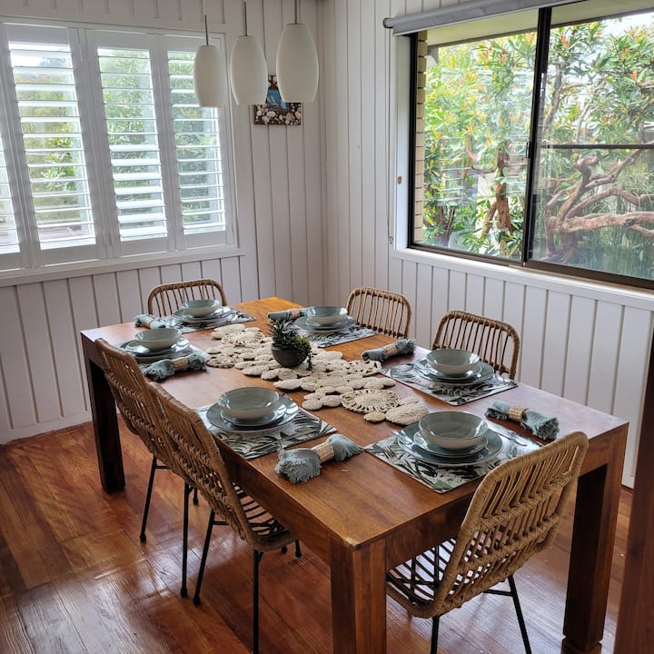 Light & Airy, 3-bed Home With Pool & 800m To Beach - Port Macquarie