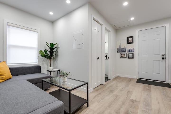 Modern Studio Apartment - Ottawa
