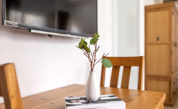 Cozy 1br Retreat In Hcmc’s Japanese Area - Ho Chi Minh