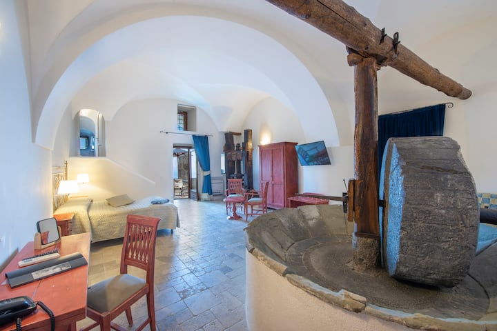 Suite Molazza, Largest Room At Villa Il Frantoio - Positano