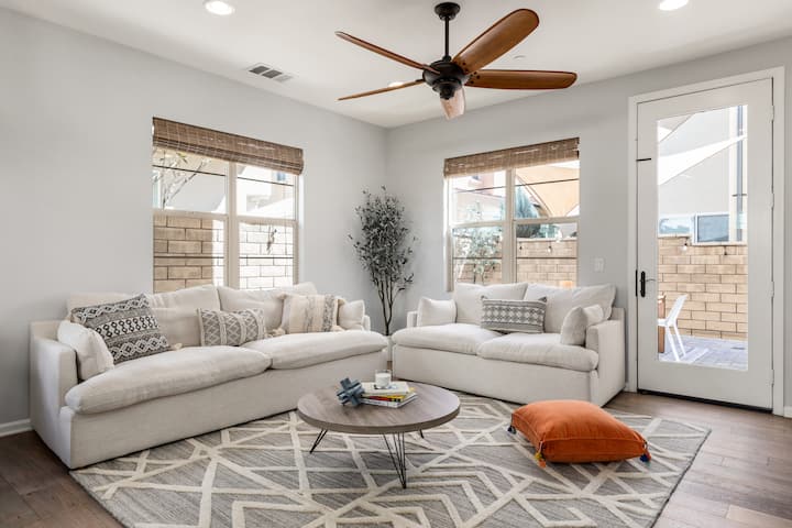 Goode.homes | Luxury Villa W/ Community Pool/spa - Santa Clarita, CA