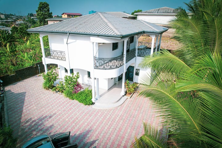 Magnifique Villa , Situé à Douala, Quartier Yassa. - Douala