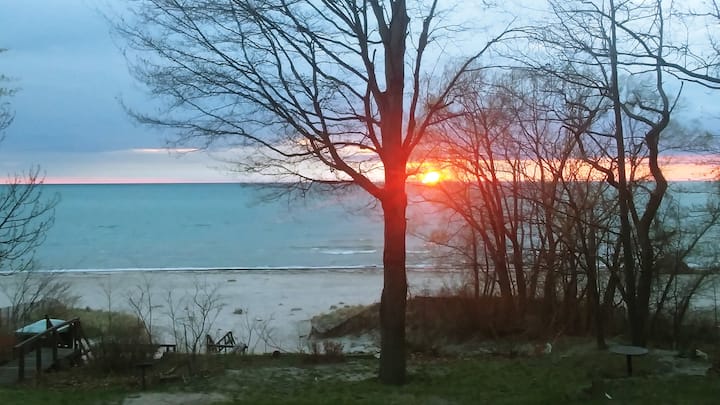 House W/ Private Sandy Beach & Sunset Views - Angola on the Lake, NY