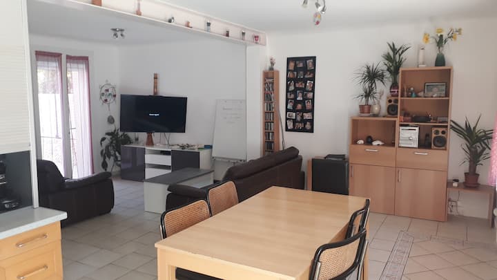 Maison Spacieuse Avec Piscine Proche Centre Nimes - Nîmes