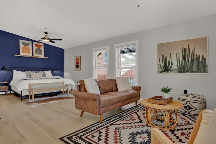 Stay On Main! St Studio Apt W/ Kitchen - Fredericksburg, TX