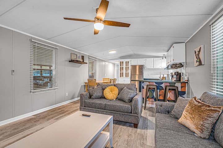 The Chic Beach Shack - North Myrtle Beach, SC
