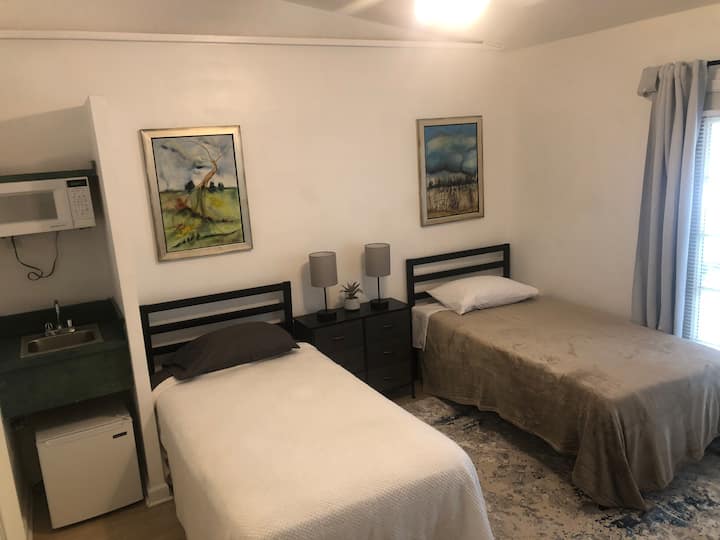 (3a) Private Entrance Suite Kitchnette Walk To Fsu - Tallahassee