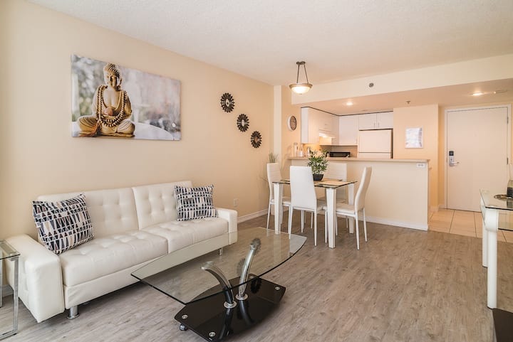 Corporate 1br | Modern | Heart Of Downtown - Brossard