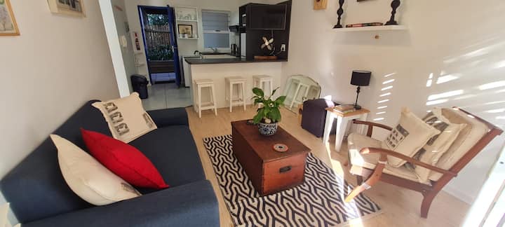 Lovely 2 Bedroom Rental Apartment - Site Parking - Knysna