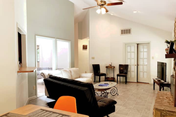 Stylish Home In Apex/raleigh - Cary, NC