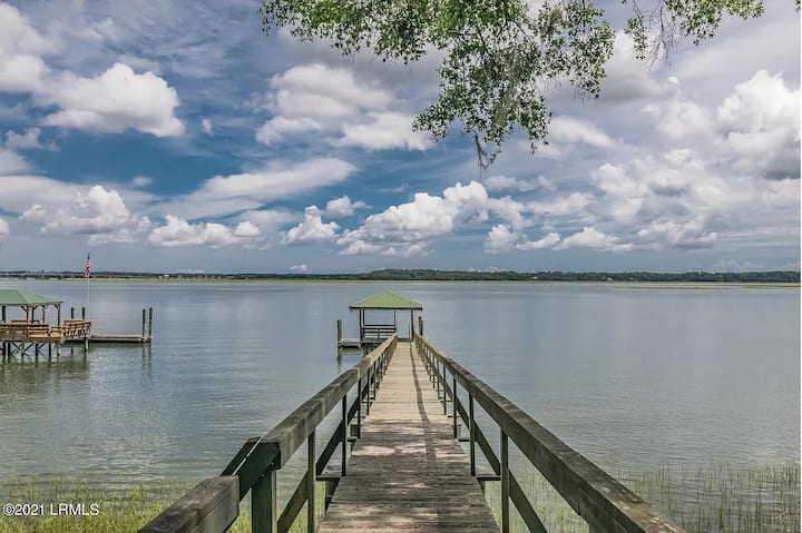 Waterfront! Private Dock! Cottage In The City! - Beaufort, SC