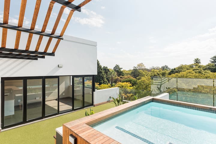 Duchesst Comfort
Back-up Power, Wi-fi & Netflix - Johannesburg