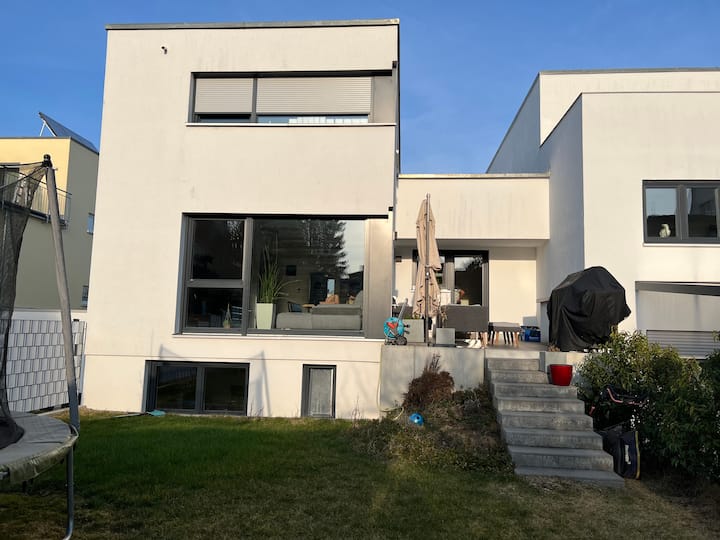 Modernes Familienfreundliches Haus Mit Garten - Filderstadt