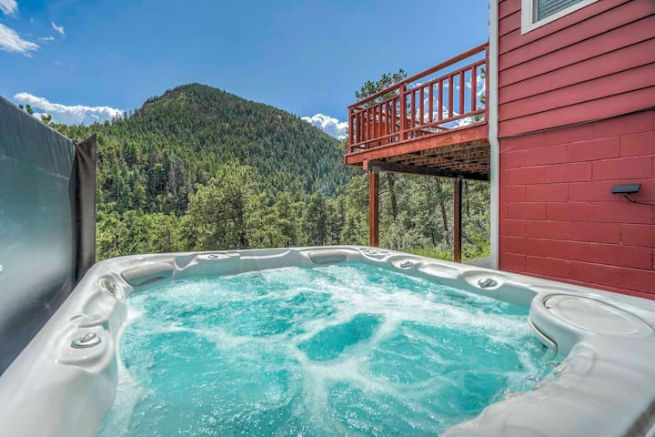 Pet Friendly | Walk To Trails & Lake | Hot Tub - Larkspur, CO