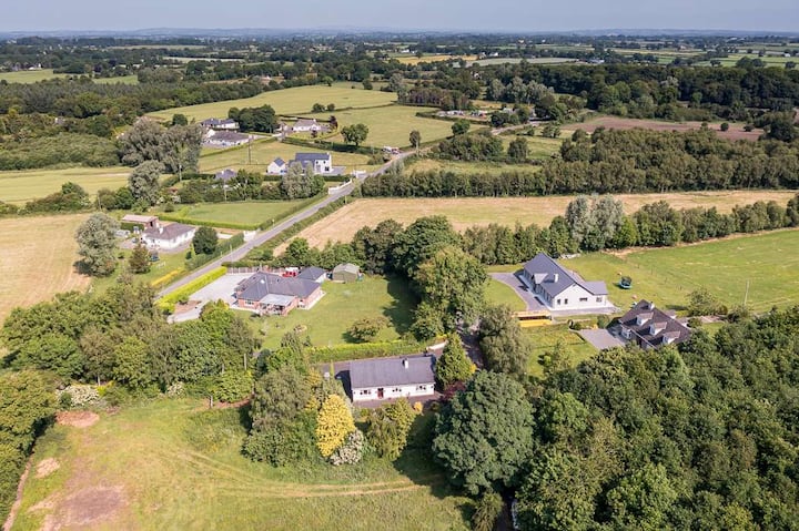 4 Bedroom House 8 Single Beds & Free Parking - Ardee