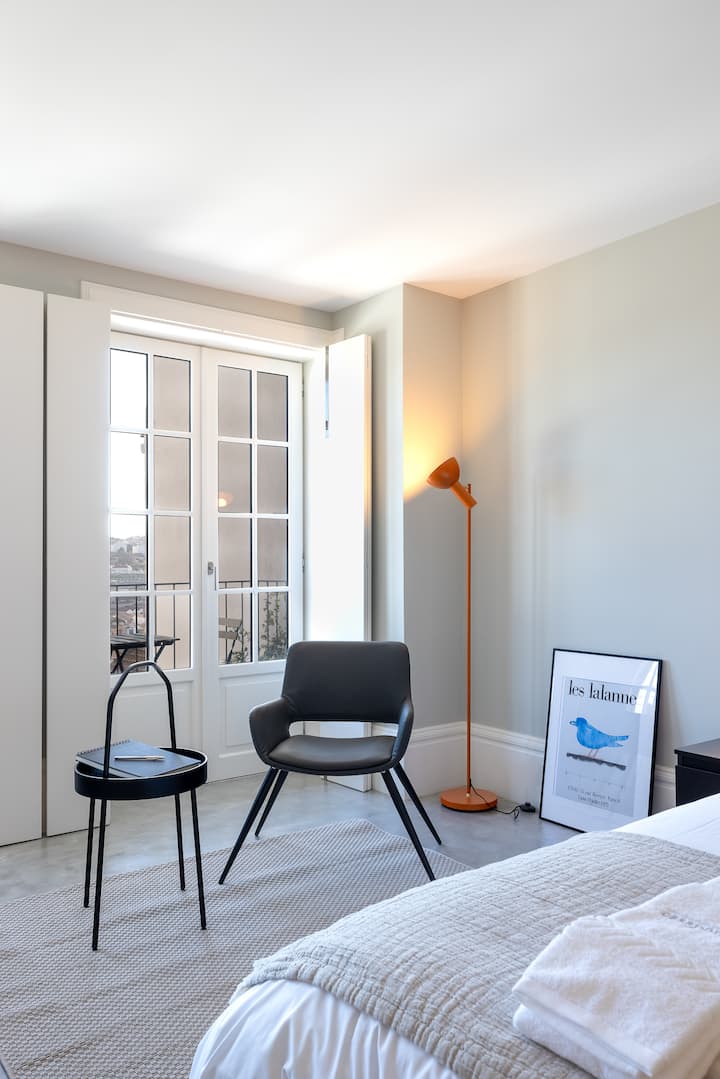 Boutique Studio Private Balcony Monumental View - Porto