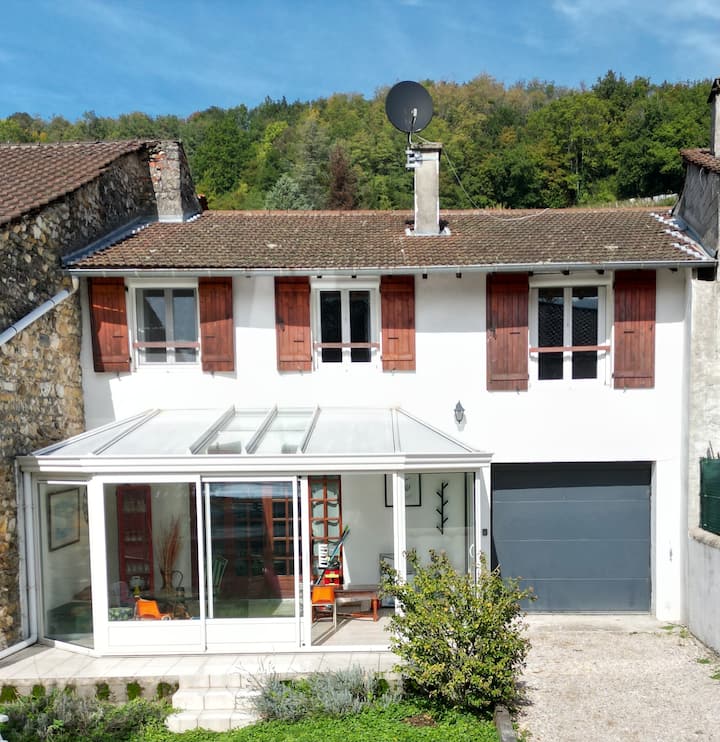 Maison Avec 4 Chambres-4 Sdb, Calme Parking Jardin - Ambérieu-en-Bugey