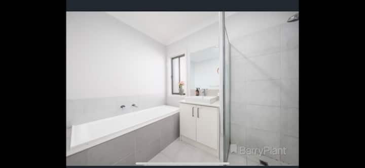 Cheerful Place With Comfort Stay &Beautiful Creek - Werribee