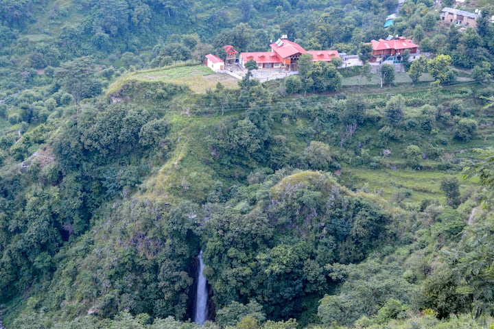Charming 8 Room Boutique Hotel In Tiger Falls - Chakrata