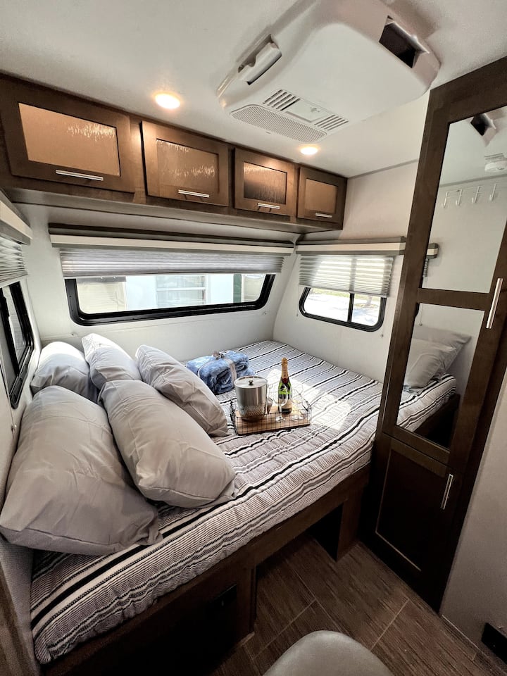 Waterfront Sunset Rv Oasis - Fort Myers, FL