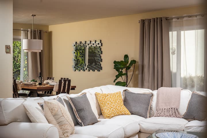 Santa Barbara One Level Two Bedroom W/pool - Santa Barbara, CA