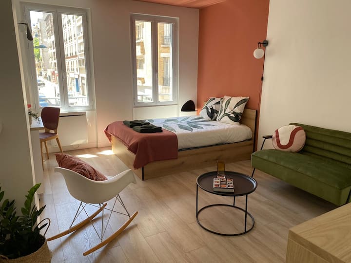 Bright And Quiet Studio Close To Metro/court - Clichy
