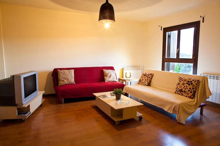 Espaciosa Casa Rural En Agüero (Pre-pirineo) - Ayerbe